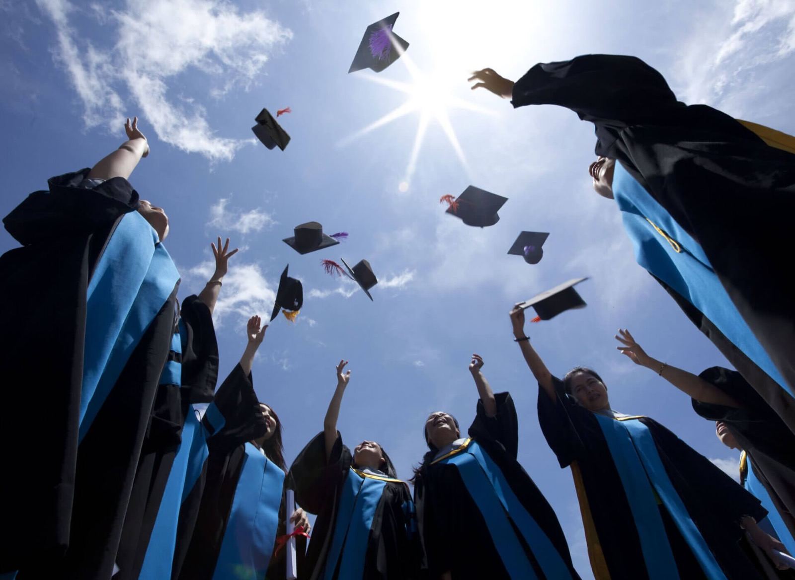 6 Career Opportunities After Completing an Associate Degree Program ...
